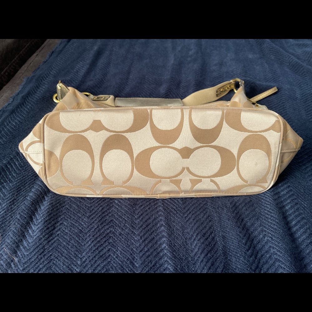 Coach Purse Tan With Design Perfect For Summer - Gem